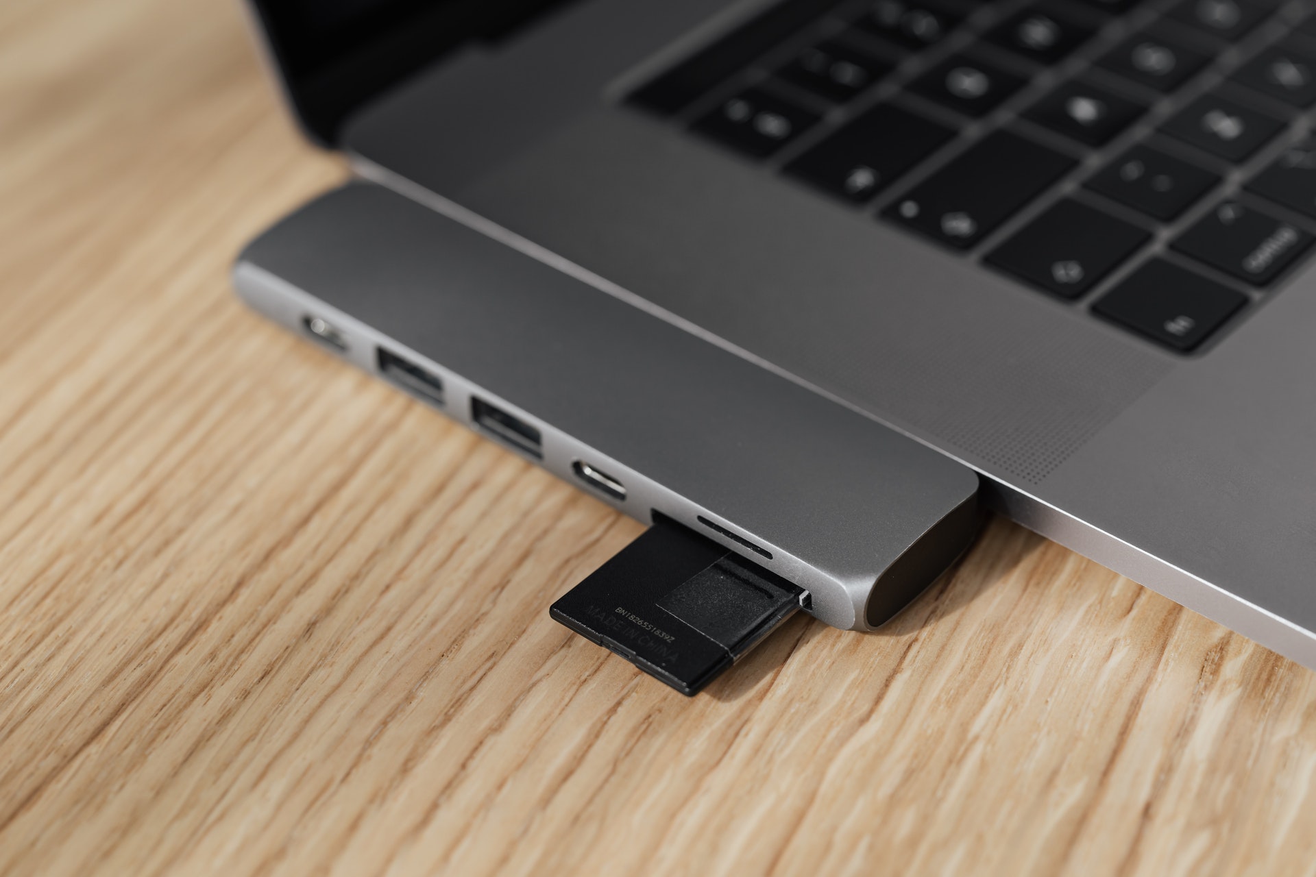 Hub USB-C pour MacBook Pro : 3 Bonnes Raisons de l'Utiliser